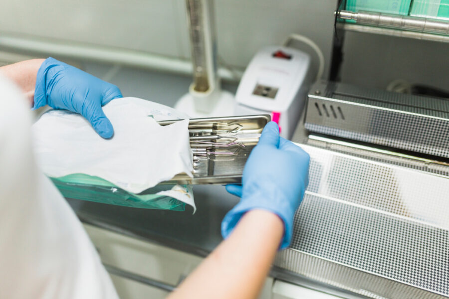 Contamination Control: Laminar Flow in Lab Procedures